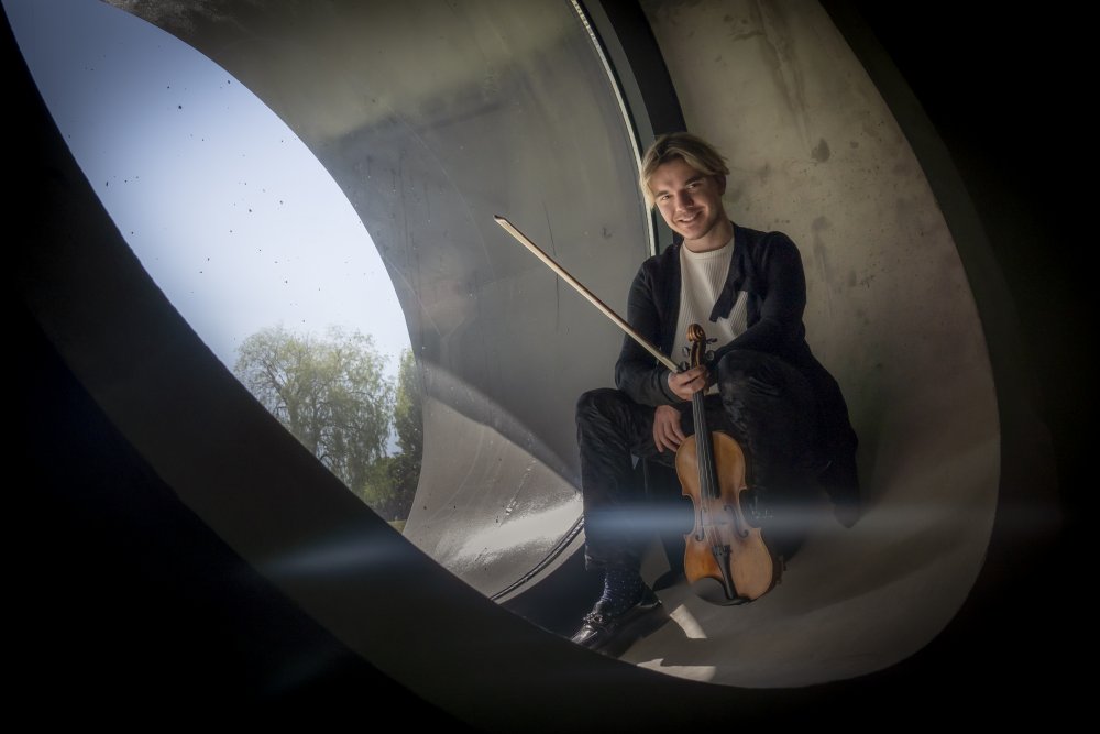 Ödüllü keman virtüozu Yury Revich CRR'de