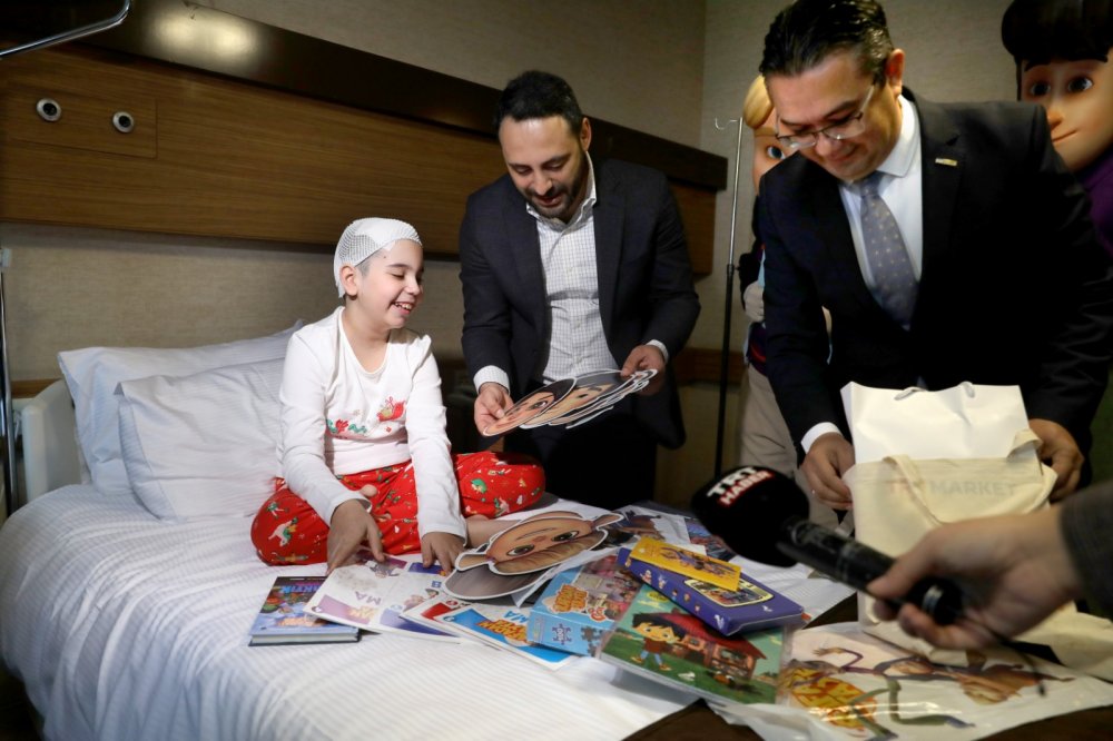 TRT’den küçük Zeynep’e anlamlı sürpriz